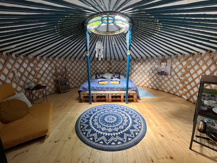 Glamping v jurtě
